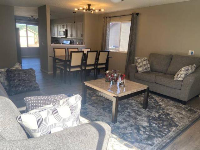 Single room rental in 5B3B in home