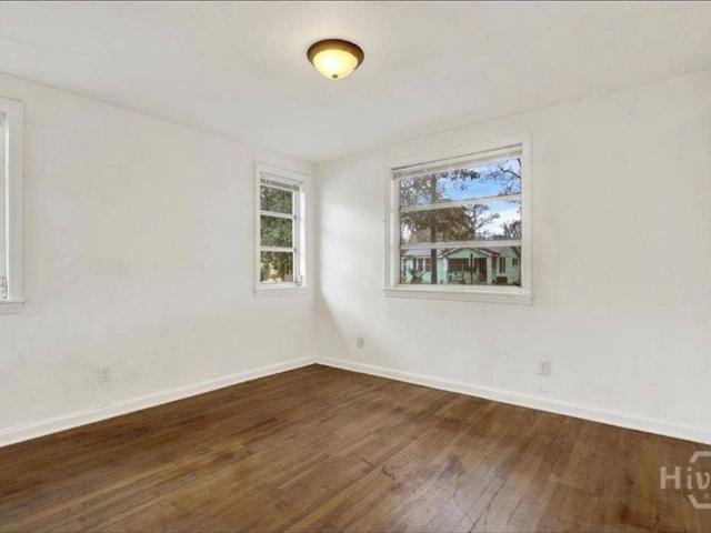 Single rooms for rent, pet friendly