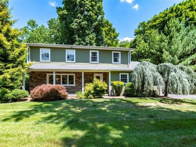 Sickletown Rd, Pearl River, Home For Sale