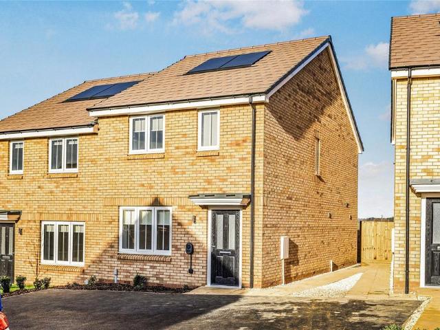 Sickle Drive, Wellingborough. 3 bed semi detached house to rent £1,495 pcm £345 pw
