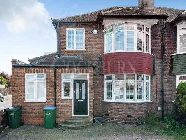 Sidcup Road, New Eltham, SE9 3 bed semi detached house to rent.