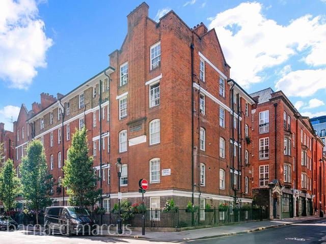 Siddons Court, Tavistock Street. 2 bed apartment to rent £3,500 pcm £808 pw