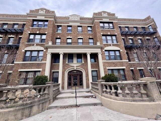 Sidlaw Rd Apt,boston, Condo For Sale