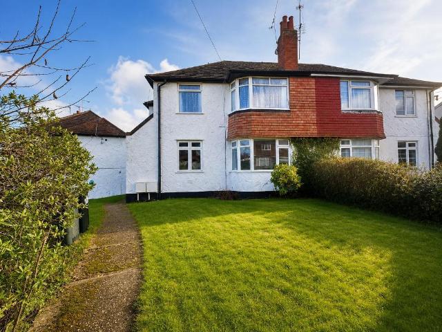 Sidmouth Road, Orpington, Kent, BR5 2EQ 2 bed flat to rent £1,550 pcm £358 pw
