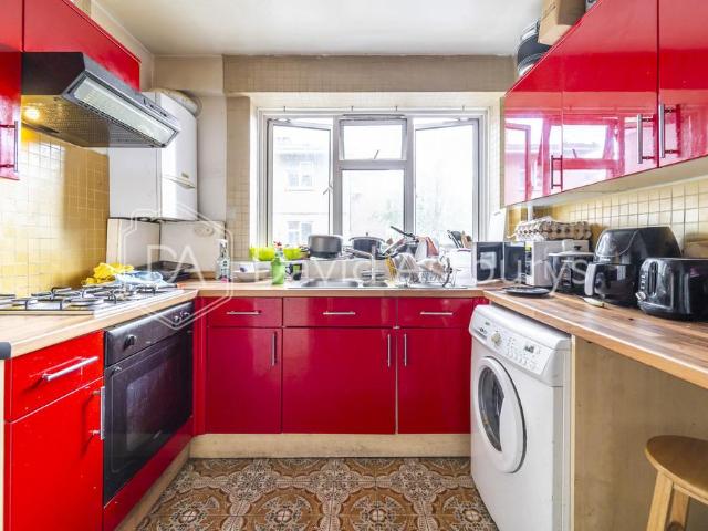 Sidmouth Street, Clerkenwell, London 3 bed apartment to rent £3,750 pcm £865 pw