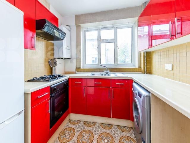 Sidmouth Street, Kings Cross WC1H, 3 bed flat to rent, £4,117 pcm | PrimeLocation