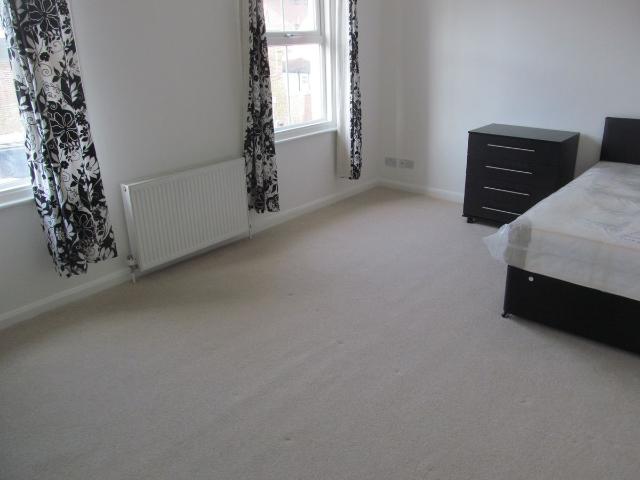 Sidmouth Street, Reading RG1, 6 bed shared accommodation to rent, £3,750 pcm | PrimeLocation