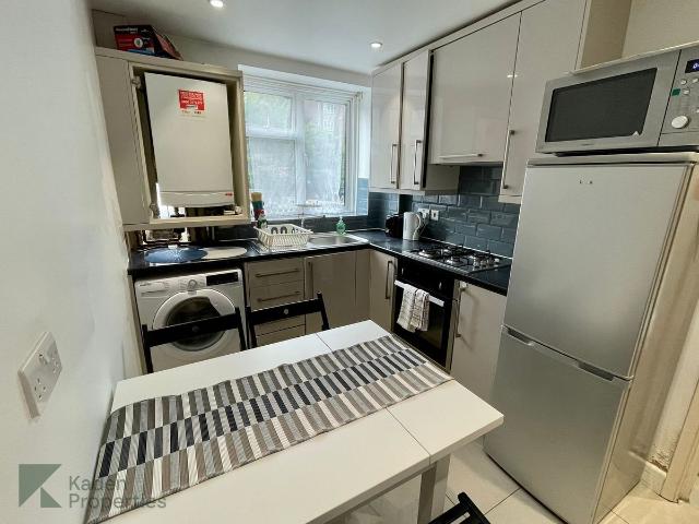 Sidmouth Street, Ucl/Lse/London WC1H, 3 bed flat to rent, £4,030 pcm | PrimeLocation