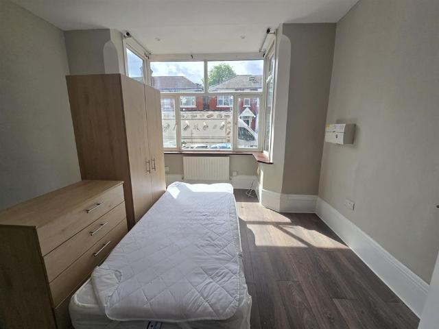 Sidney Avenue, London N13