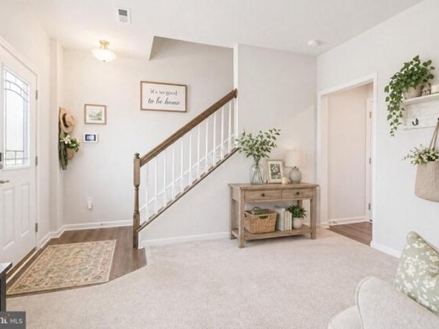 Sidney Ln, Stratford, Home For Sale