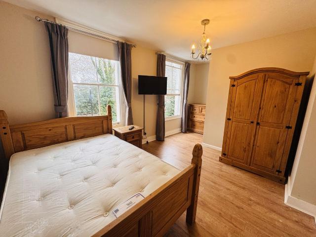 Sidney Square, Whitechapel E1, Room to rent, £1,100 pcm | PrimeLocation