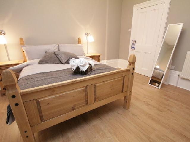 Sidney Square, Whitechapel E1, 6 bed shared accommodation to rent, £823 pcm | PrimeLocation