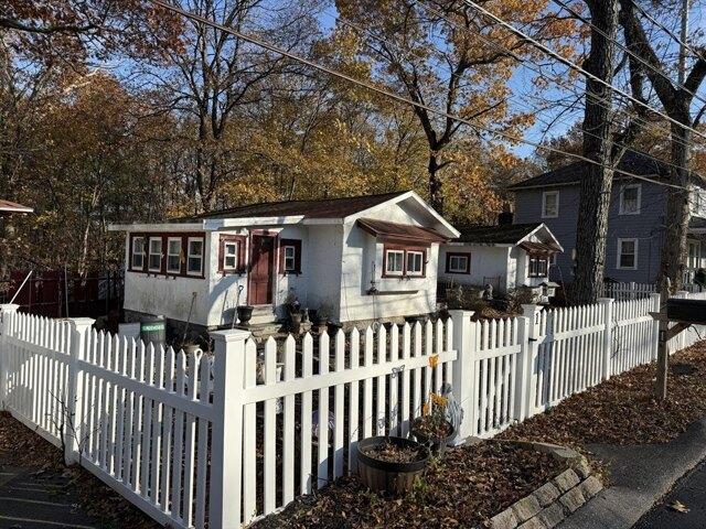 Sidney St, Wakefield, Home For Sale