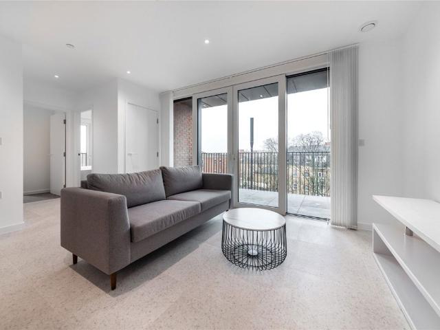 Sidney Street, Whitechapel E1, 2 bed flat to rent, £3,350 pcm | PrimeLocation