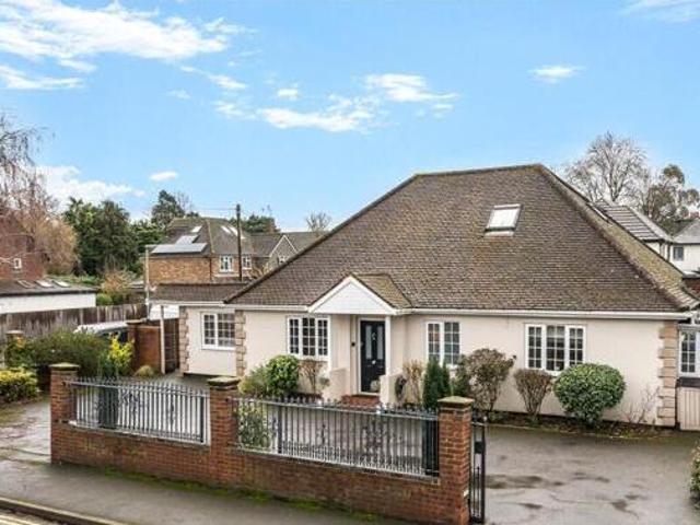 Sidney Road, Walton on thames, 4 Bedroom Detached