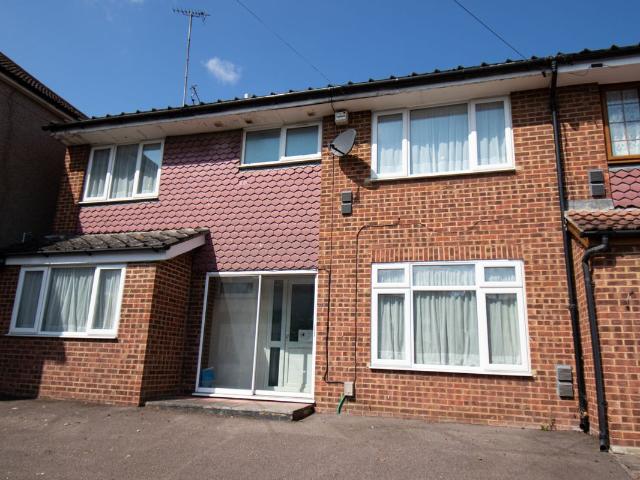 Sidney Road, Gillingham ME7, 6 bed semi detached house to rent, £2,300 pcm | PrimeLocation