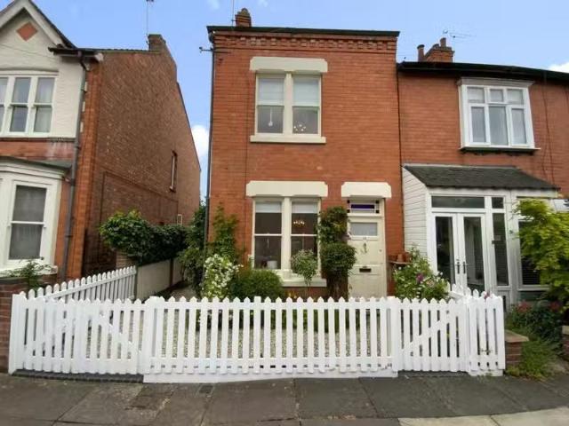 Sidney Road, South Knighton, Leicester 3 bed detached house fo.