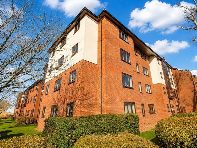 Sidney Road, Staines TW18, 1 bed flat to rent, £1,200 pcm | PrimeLocation