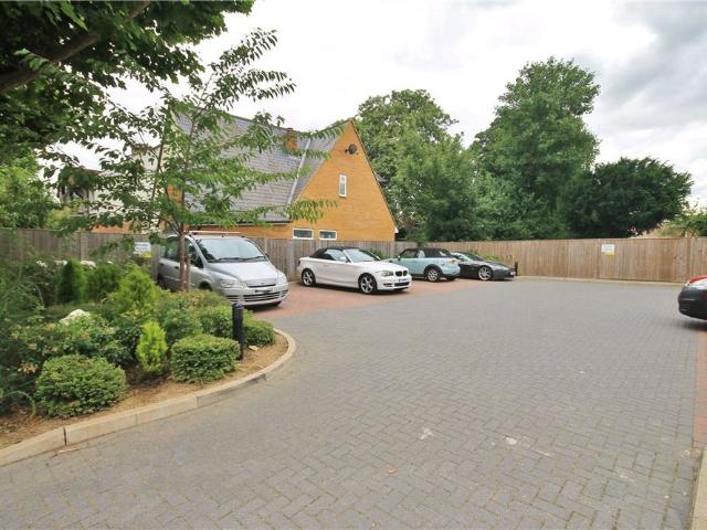 Sidney Road, Staines upon Thames, Surrey, TW18 4LX