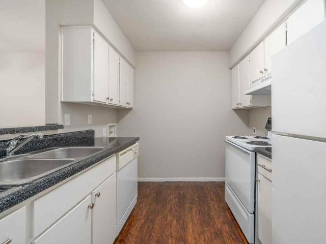 Siena Courtyards Apartments 2 Bedroom Apartment for Rent at 13503 Northborough Dr, Houston, TX 77067 Greater Greenspoint