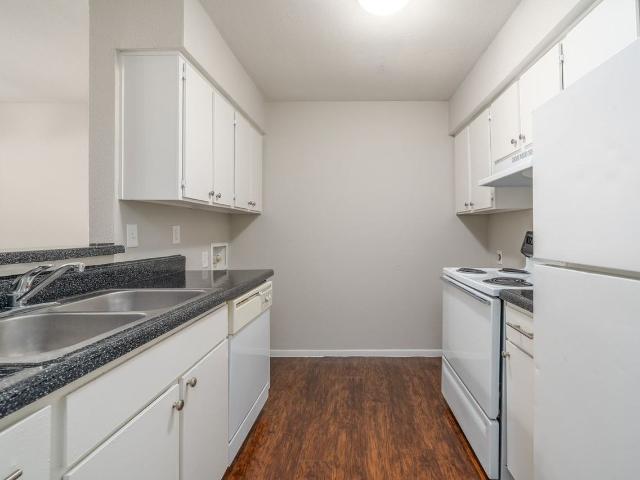 Siena Courtyards Apartments 2 Bedroom Apartment for Rent at 13503 Northborough Dr, Houston, TX 77067 Greater Greenspoint