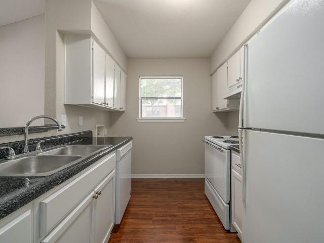 Siena Courtyards Apartments 2 Bedroom Apartment for Rent at 13503 Northborough Dr, Houston, TX 77067 Greater Greenspoint