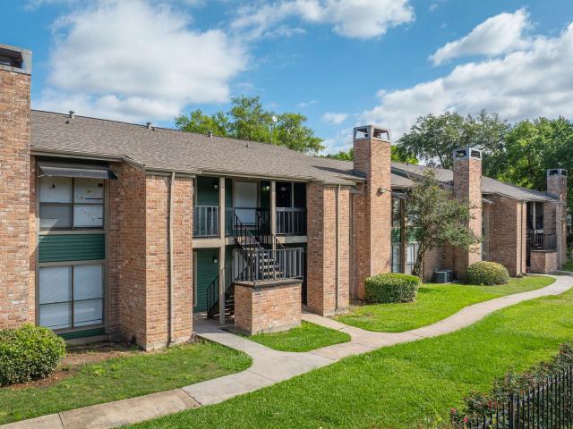 Siena Courtyards Apartments