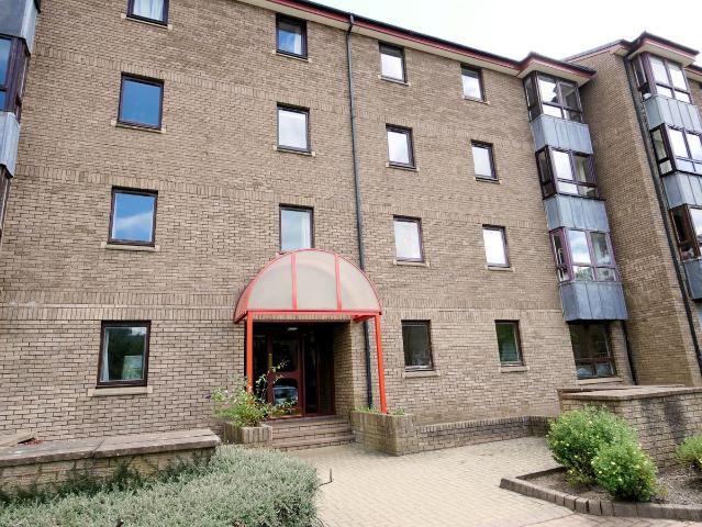 Sienna Gardens, Newington, Edinburgh EH9, 3 bed flat to rent, £2,400 pcm | PrimeLocation