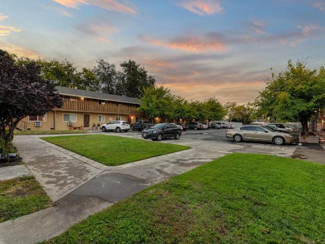 Sierra Court Apartments 2 Bedroom Apartment for Rent at 6901 Florin Rd, Sacramento, CA 95828