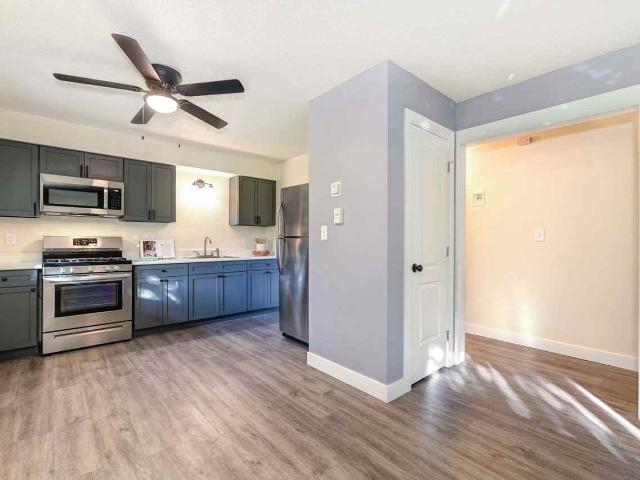Sierra Court Apartments 2 Bedroom Apartment for Rent at 6901 Florin Rd, Sacramento, CA 95828