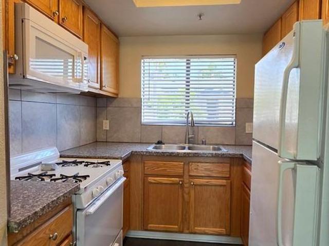 Sierra Crossing Apartments 2 Bedroom Apartment for Rent at 18181 Valley Blvd, Bloomington, CA 92316