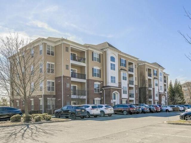 Sierra Dr, Hamilton, Condo For Sale