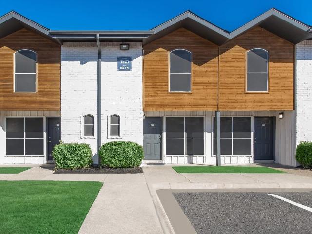 Sierra Heights 2 Bedroom Apartment for Rent at 1929 E Grauwyler Rd, Irving, TX 75061