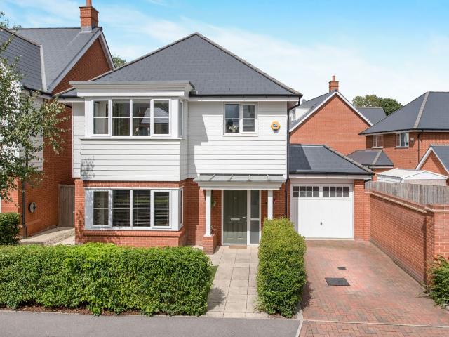 Sierra Road, High Wycombe HP11, 4 bed detached house to rent, £2,850 pcm | PrimeLocation
