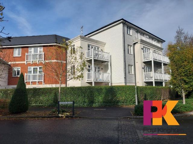 Sierra Road, High Wycombe HP11, 2 bed flat to rent, £1,395 pcm | PrimeLocation