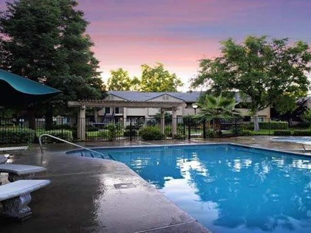 Sierra Ridge in Clovis, California. The perfect place to call home! 1 Bedroom Apartment for Rent at 100 Fowler Ave, Clovis, CA 93611