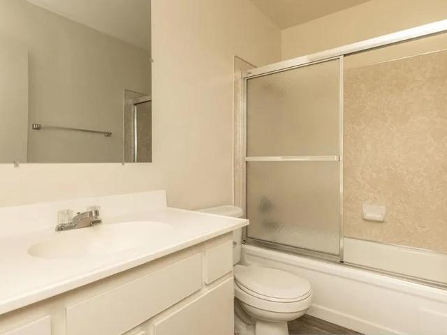 Sierra View 3 Bedroom Apartment for Rent at 3294 E Dakota Ave, Fresno, CA 93726 McLane