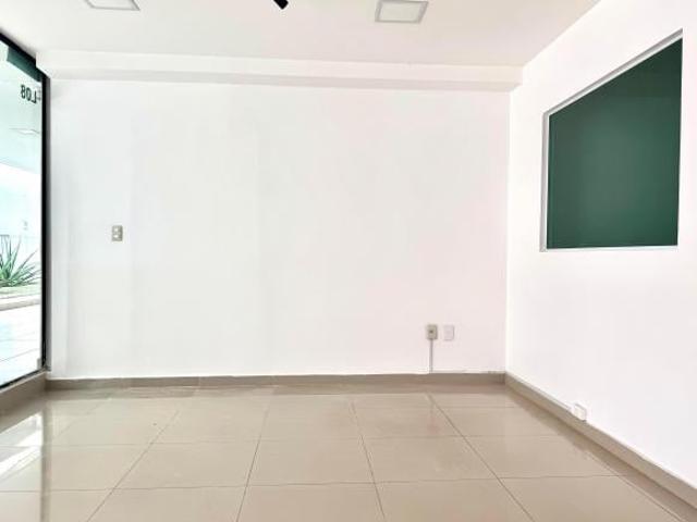 SIG Qd. 2, Ed. City Offices excelente loja pronta com vaga de garagem autônoma