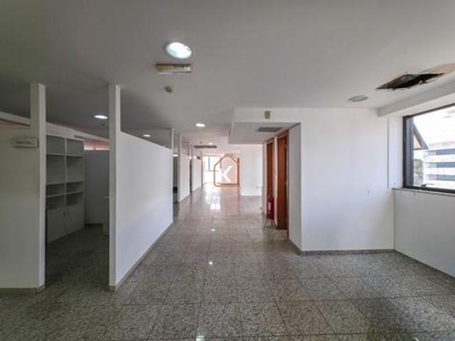 SIG Quadra 4 SIG BARÃO DE MAUÁ Sala com 488m² 6 Vagas