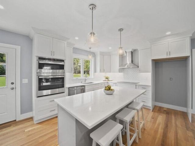 Signal Hill Rd, Marshfield, Home For Sale