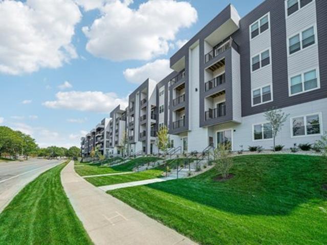 Signature Pointe Style A1 Surface Parking