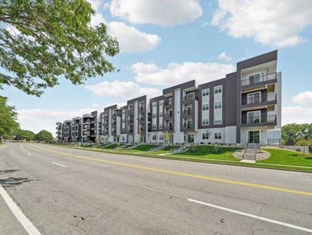 Signature Pointe Style A3 Surface Parking
