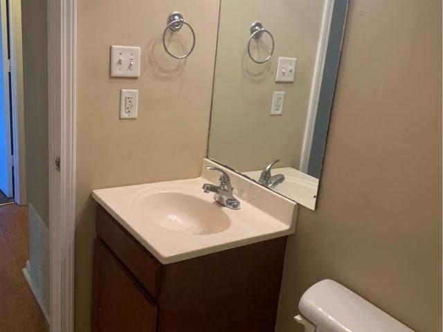 Signature Rentals 235 Wayne Dr. 2 Bedroom Apartment for Rent at 235 Wayne Dr, Richmond, KY 40475