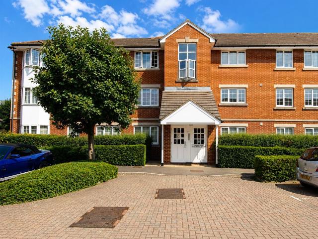 Sigrist Square, Kingston Upon Thames KT2, 2 bed flat to rent, £1,850 pcm | PrimeLocation