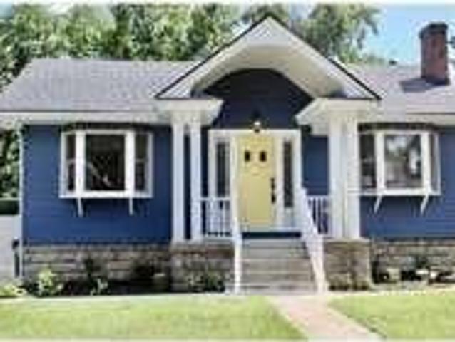 Silverton 4 bed 3 bath w/ fenced in yard