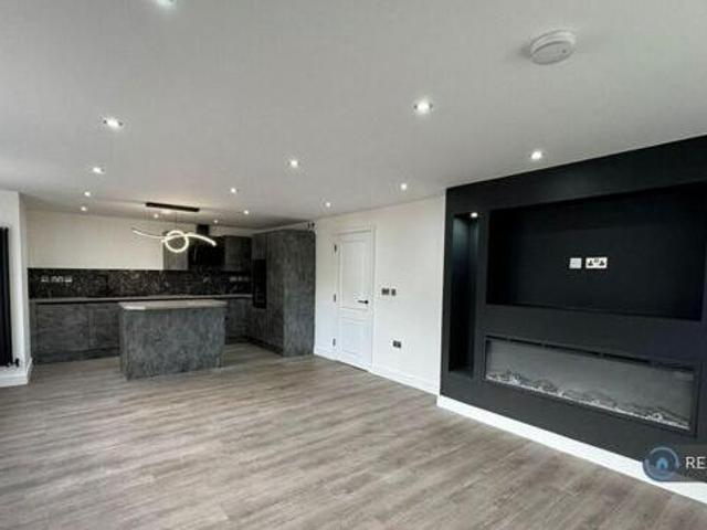 Silver Court, Peterborough, 2 Bedroom Flat