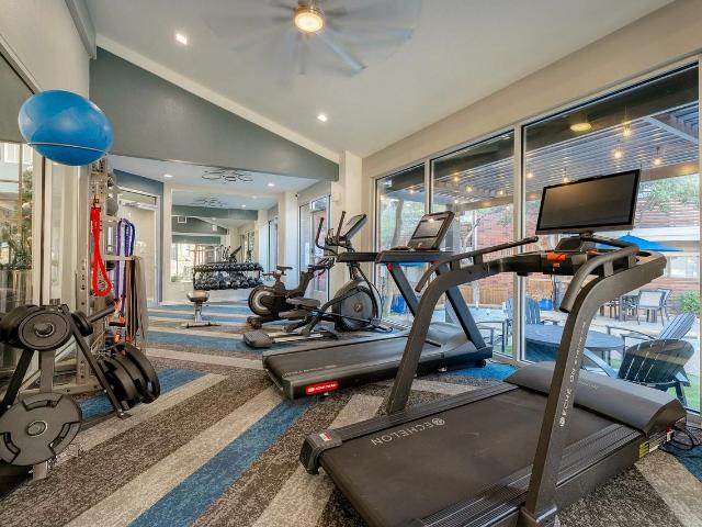 Silver Creek 1 Bedroom Apartment for Rent at 18949 Marsh Ln, Dallas, TX 75287