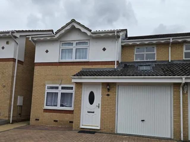 Silver Birch Close, London, SE28 8RW, United Kingdom | Room for rent #165465167 | Rentberry