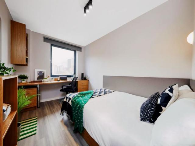 Silver En Suite
