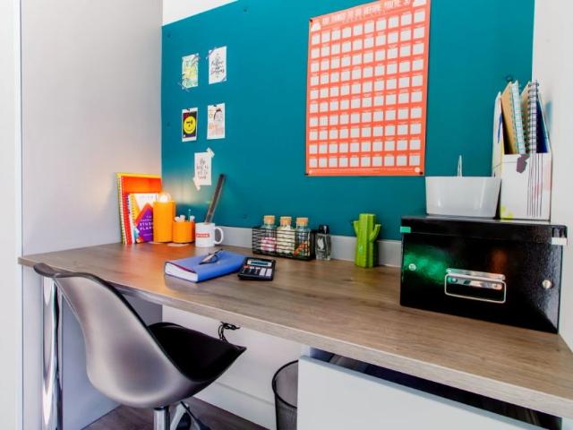 Silver En Suite